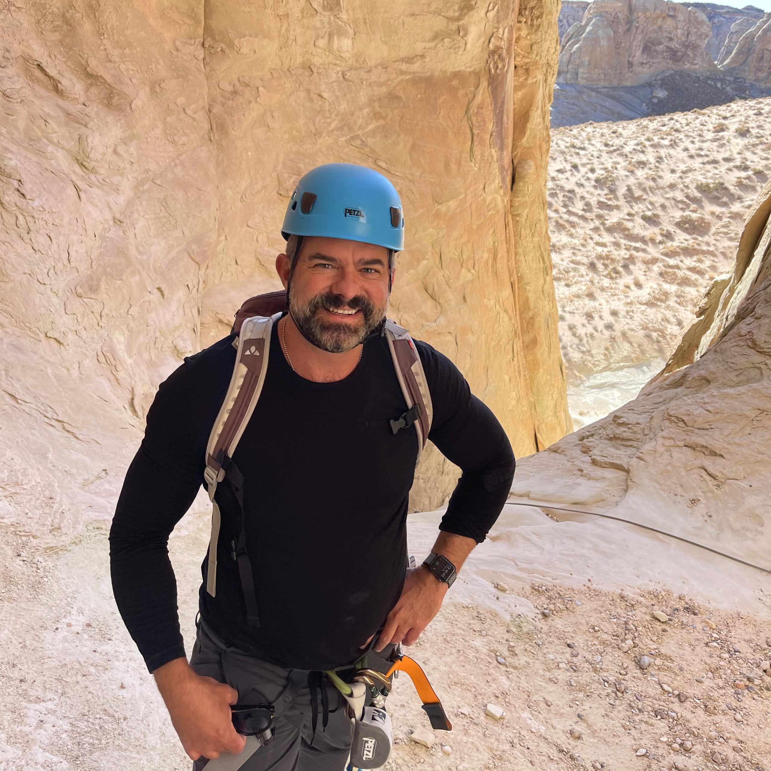 About Us - Escape Artists Travel